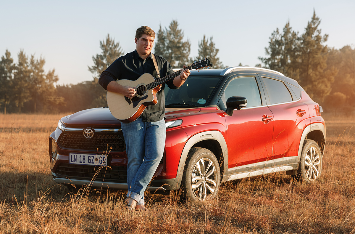 chris-steyn-tests-toyota-starlet-cross