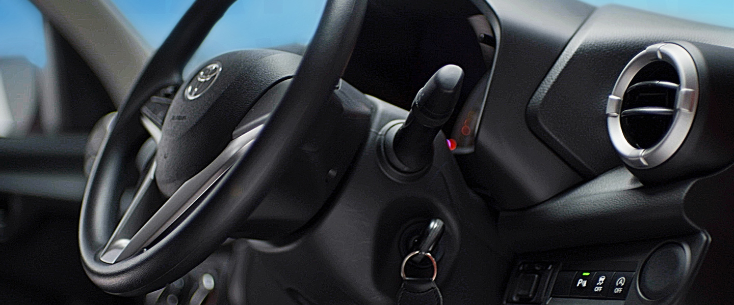 The steering column of the Toyota Vitz