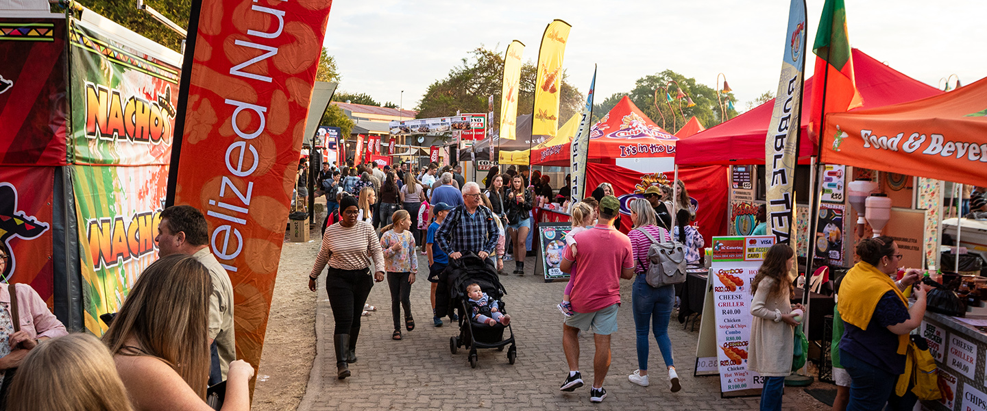 Crowds enjoying the vibe at Innibos 2025